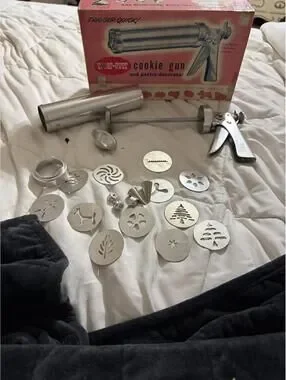 Wear-Ever | Kitchen | Wearever Cookie Gun And Pastry Decorator | Poshmark